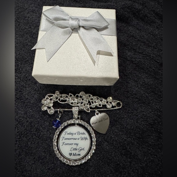 rose souvenir | Jewelry | Wedding Broach For Daughter Elegant Silver ...